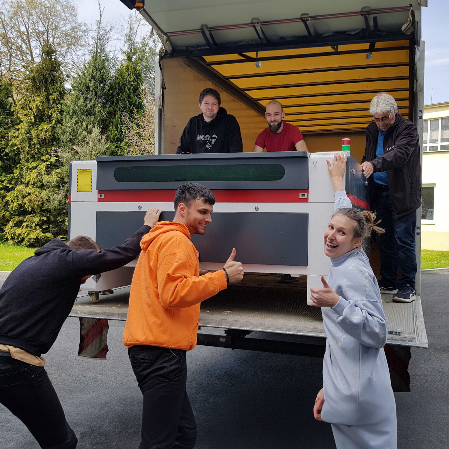 Kdo Jsme? - HOORAY Firemní dárky